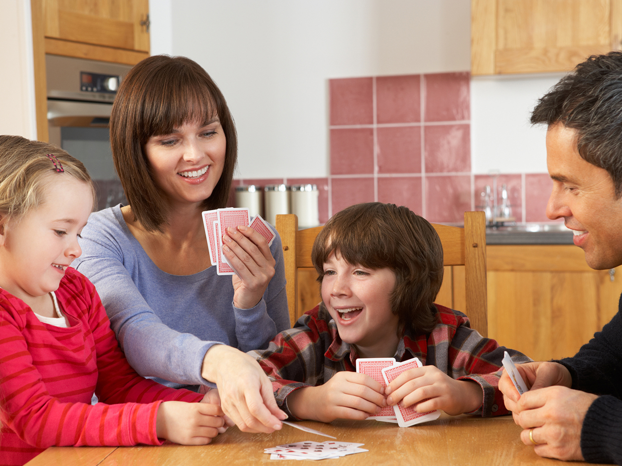 Best Card games for Families & Kids (6+) | kidify.co.uk