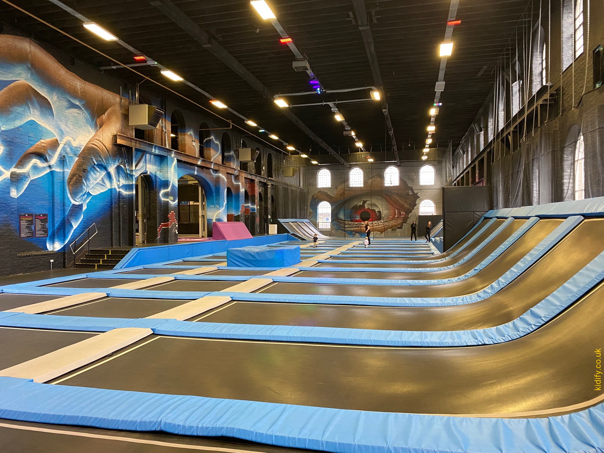 Airthrill - Glasgow | kidify.co.uk