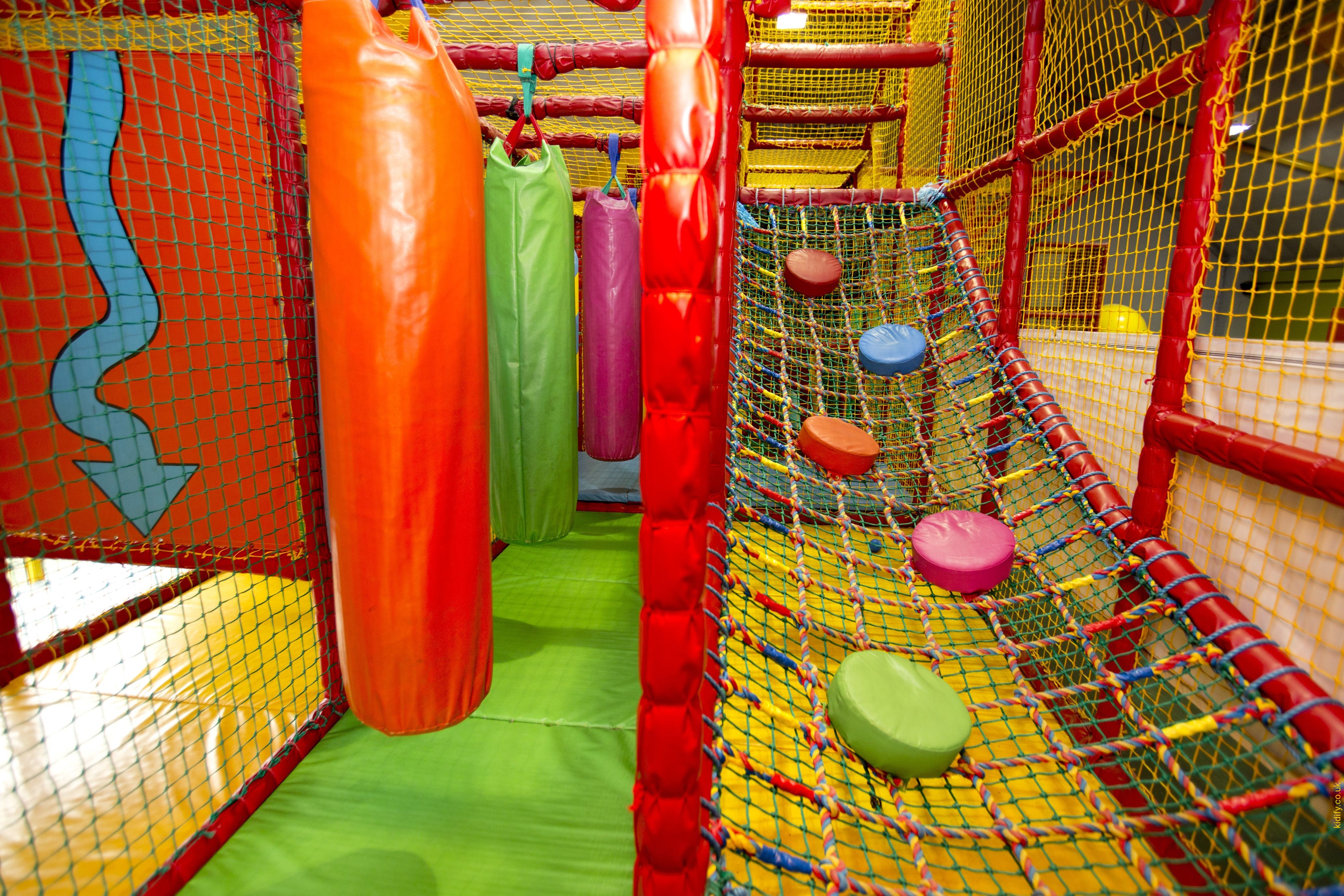 Wacky Warehouse - Lakeside | kidify.co.uk