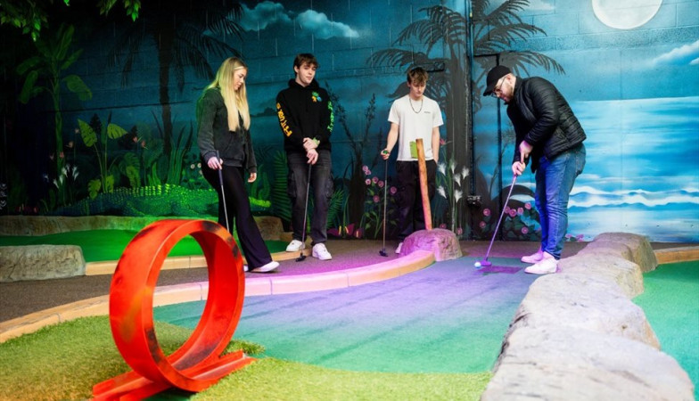 Paradise Island Adventure Golf Derby | kidify.co.uk