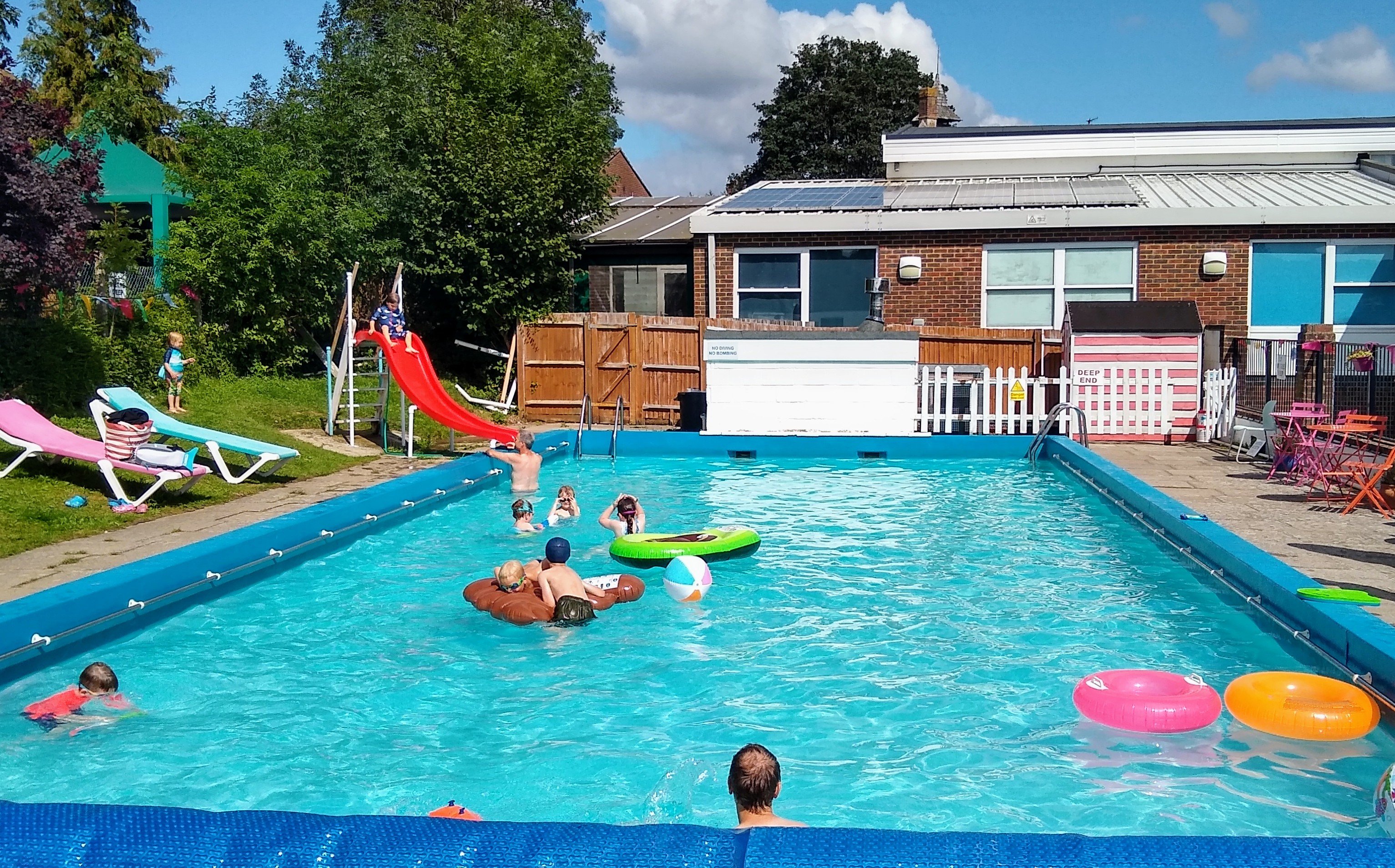 Findon Swimming Pool | kidify.co.uk